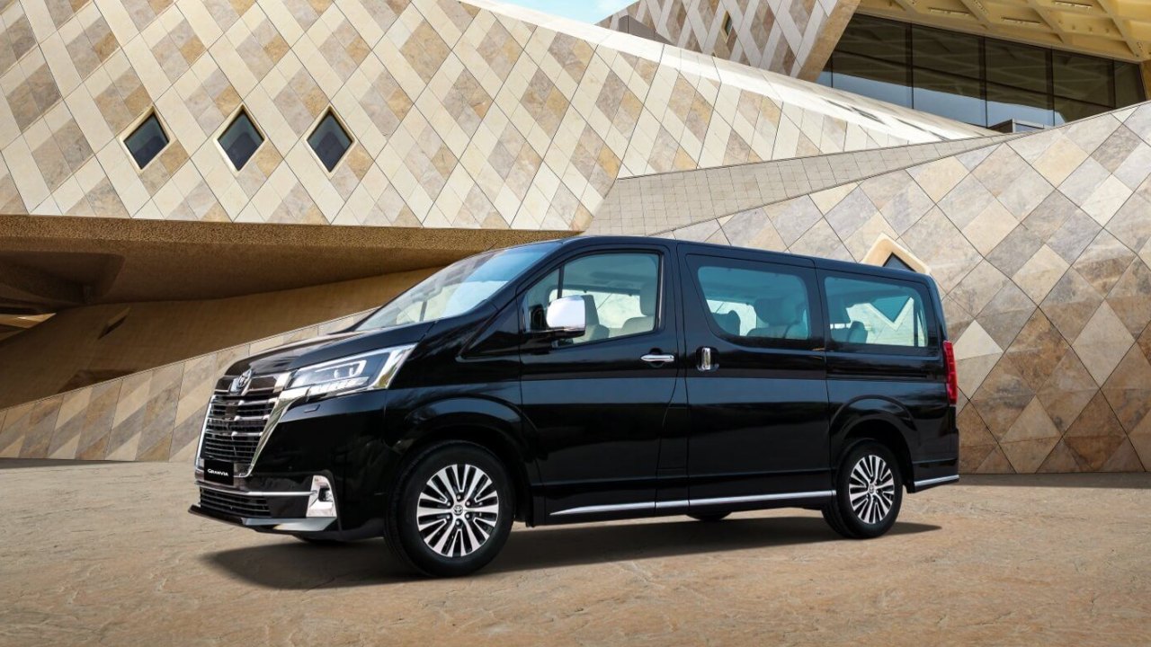 Prices and Specifications for Toyota Granvia 3.5L Premium 2023 in UAE | Autopediame